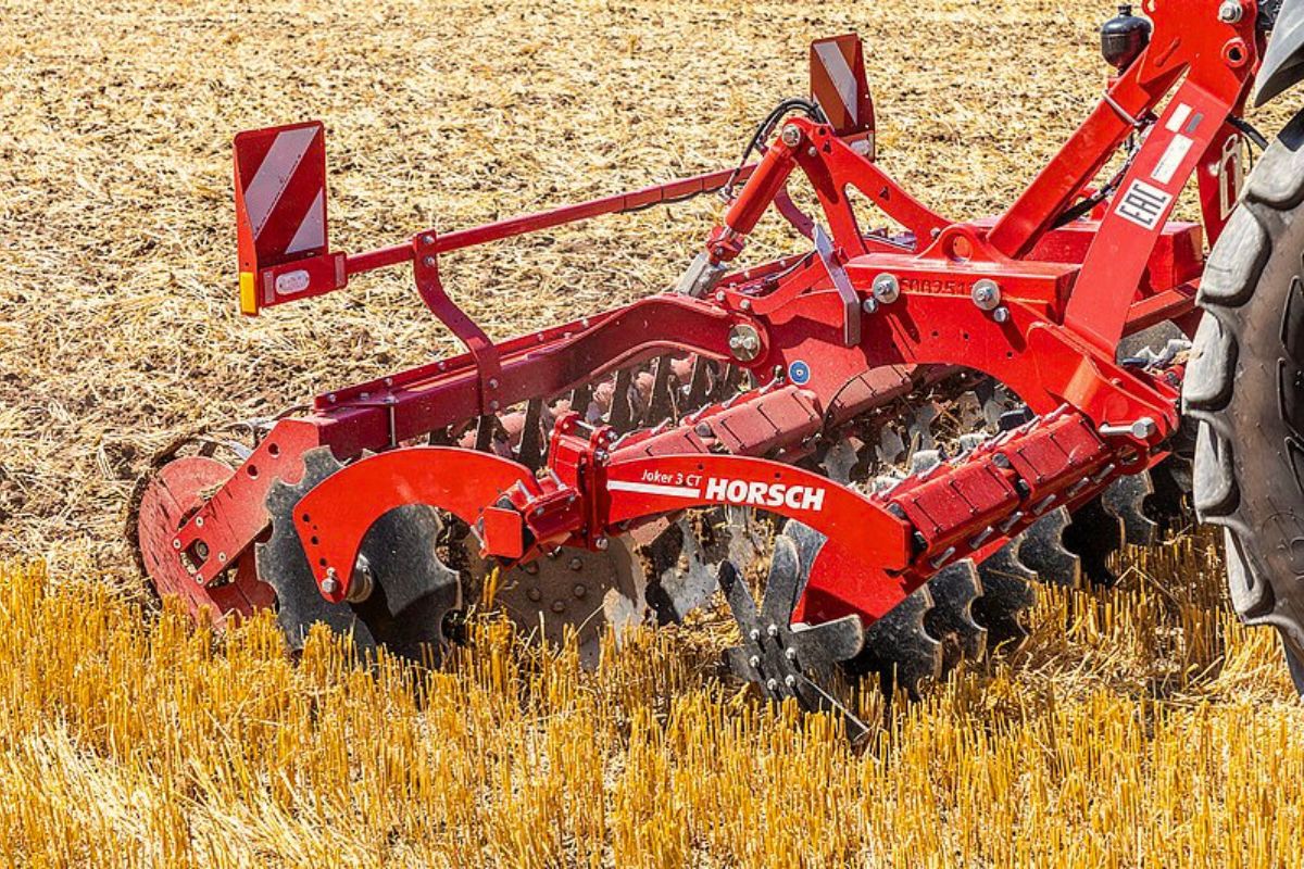 Le déchaumeur JOKER RT de HORSCH : une solution polyvalente pour un travail du sol - Methivier ...