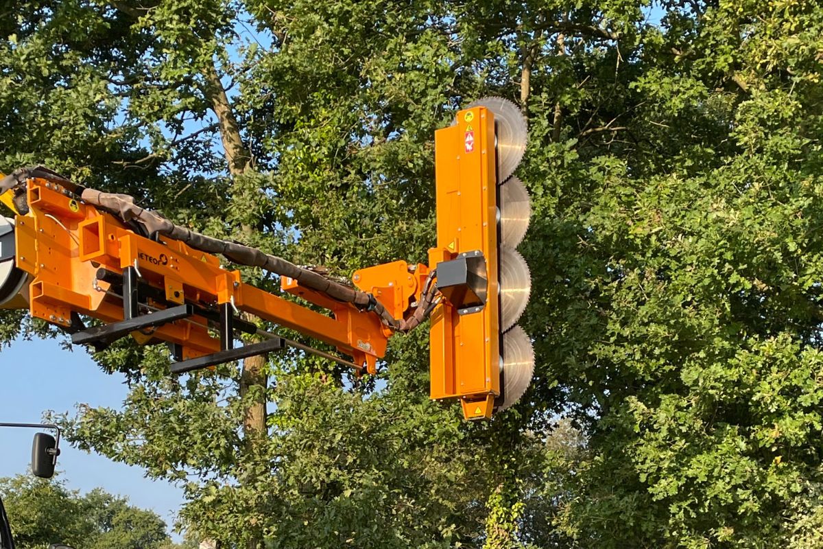 Lamier METEOR T90C de COUP’ECO : puissance et confort pour l'élagage ...